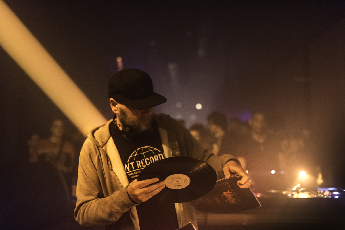 Dj Bruce Lee Blog: DJ Bruce Lee @ Krewe - Laut.