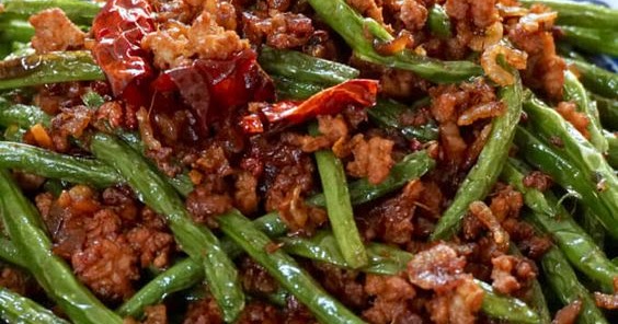 Szechuan Dry Fried String Beans With Chai Por (干煸四季豆) - Suzette Schweb ...