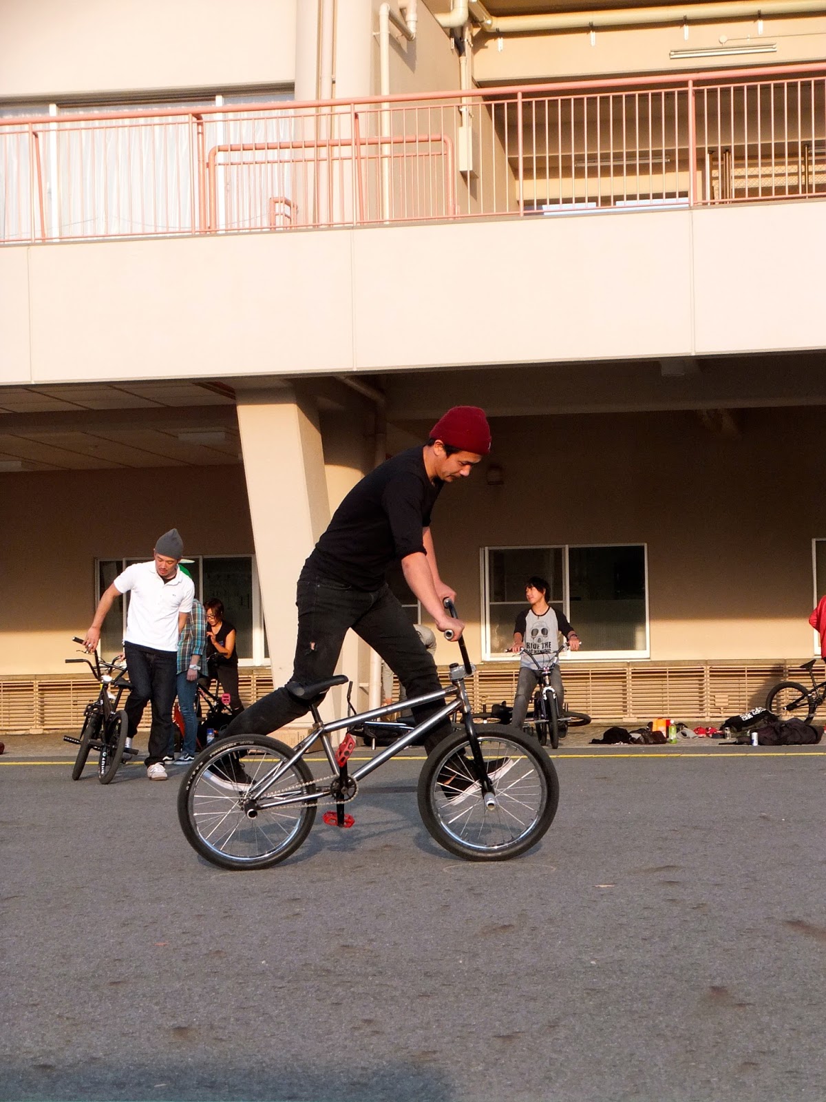 Kinki Cycle: Guell BMX School