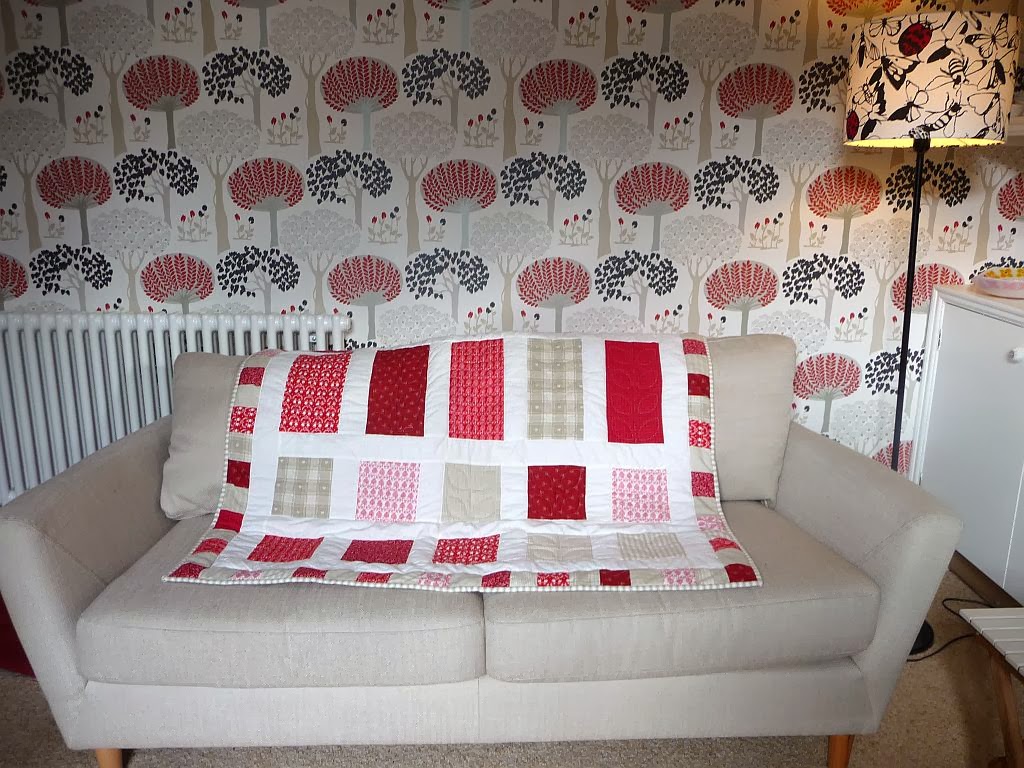 I LOVE RED: Scandinavian Style Quilt