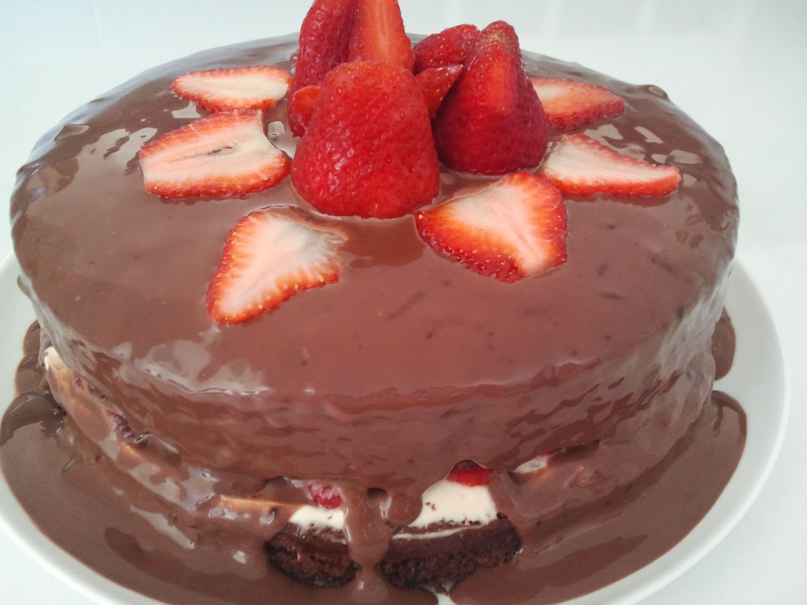 Bolo De Chocolate Com Morangos Doce E Descomplicado