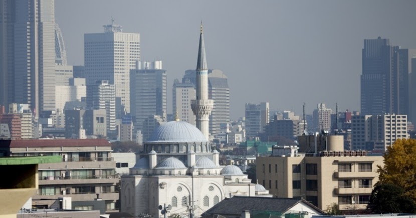 KEMEGAHAN MASJID TOKYO CAMII