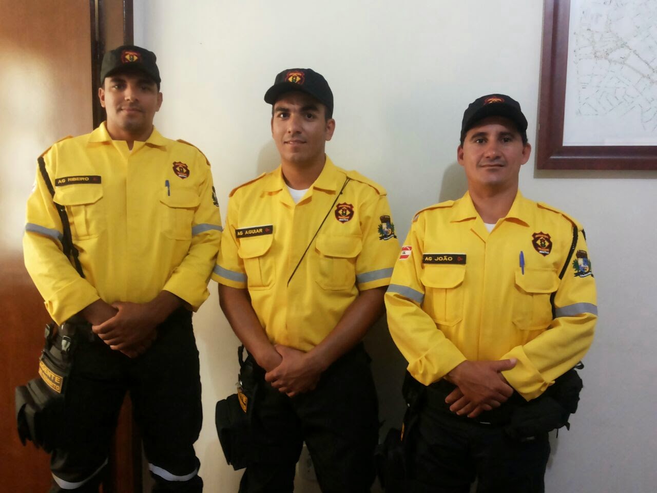 TRÂNSITO EM FOCO: Agentes de trânsito de Caetité recebem novos uniformes