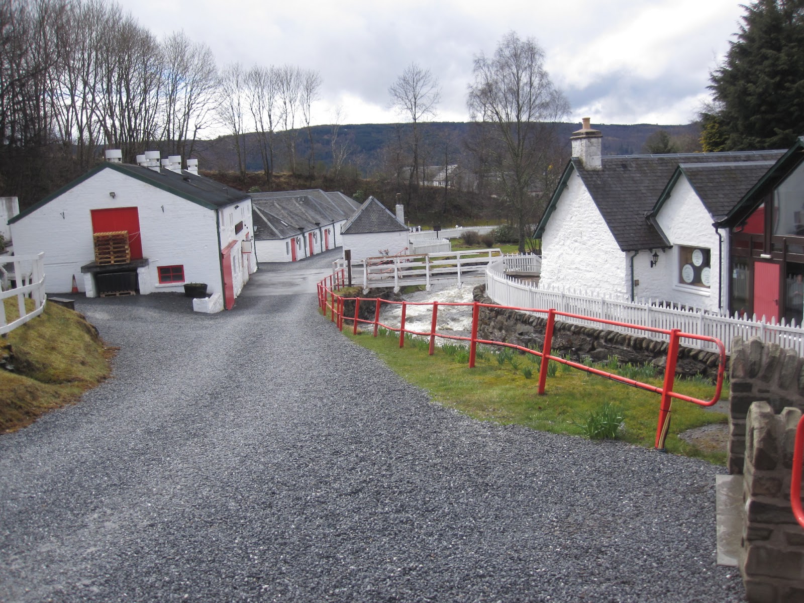 Small Town Oil Wife: Edradour Distillery - The Smallest Distillery in ...