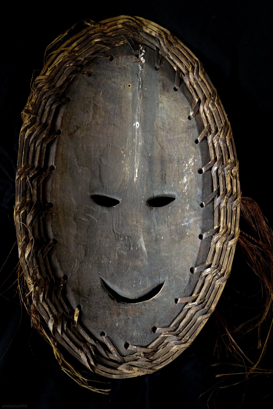 FONDS D'ATELIER: Tribal Mask Sepik