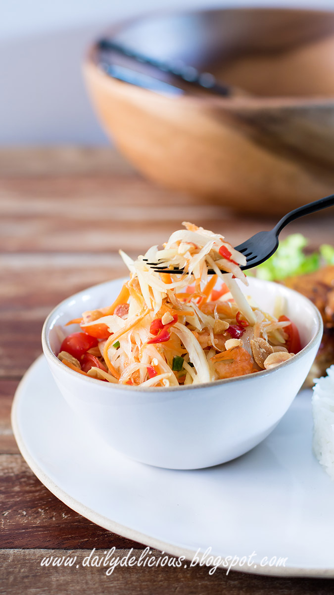 dailydelicious: COCONUT RICE WITH PAPAYA SALAD