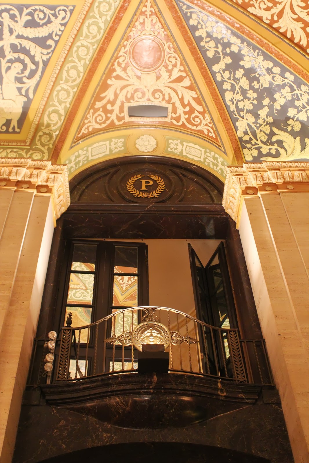 Roger Touhy, Gangster: The Palmer House