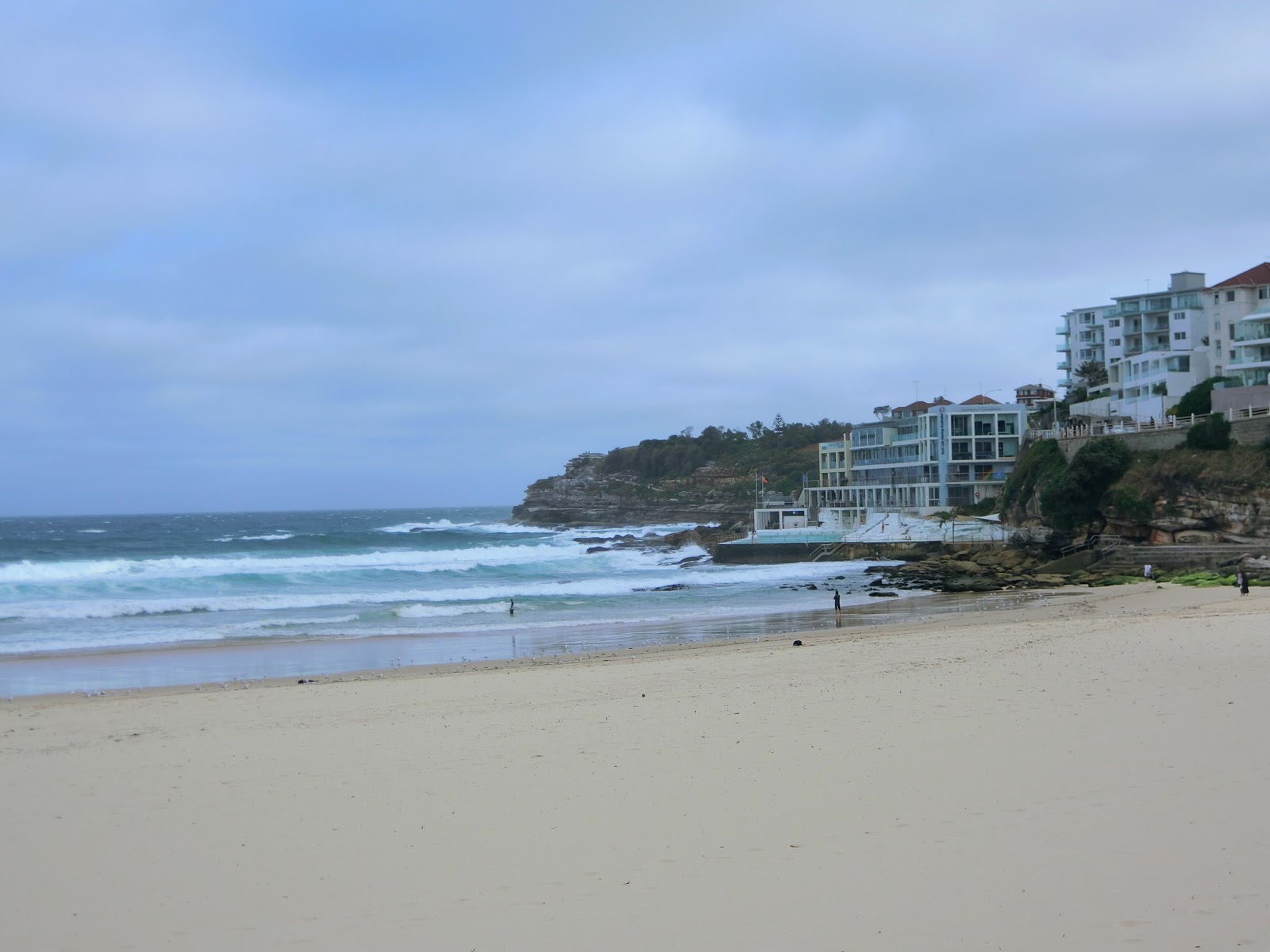 BONDI BEACH - Hi5 the world