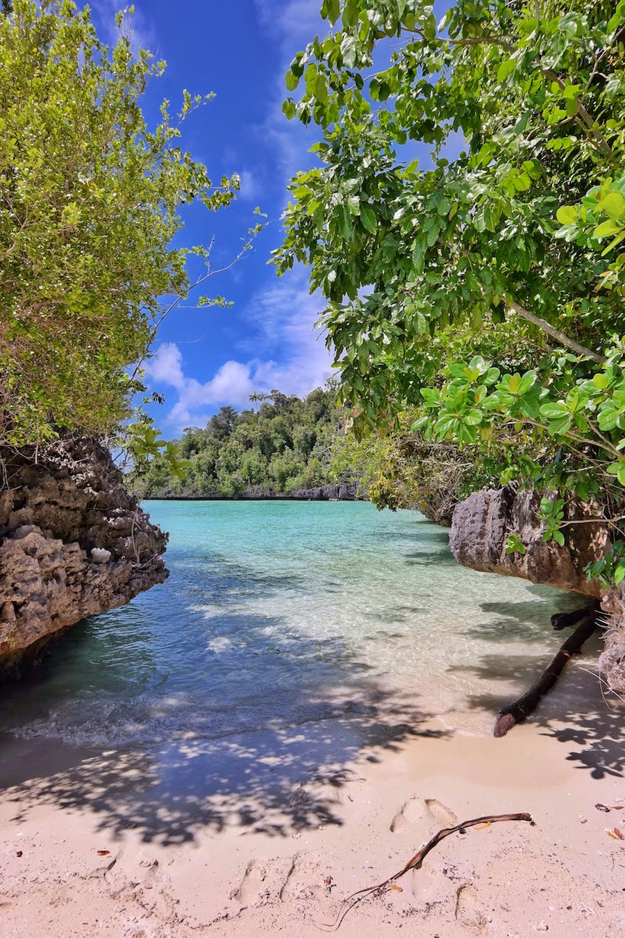 Wonderful Trip, Indonesia Only: Misool ~ Life Is An Absurd Journey