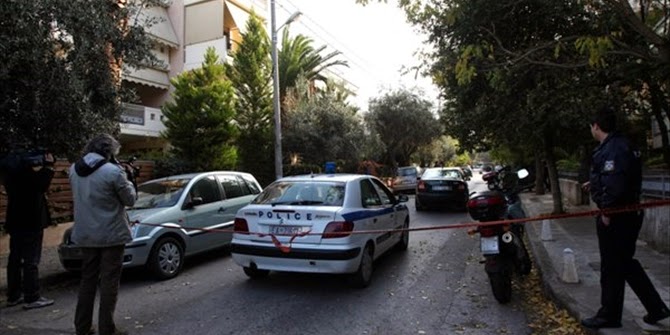ΠΡΙΝ ΛΙΓΟ... ΕΠΙΑΣΑΝ ΑΛΒΑΝΟ ΣΤΗΝ ΠΑΤΡΑ ΠΟΥ ΕΧΕΙ ΣΚΟΤΩΣΕΙ ΤΟΥΛΑΧΙΣΤΟΝ 4 ...