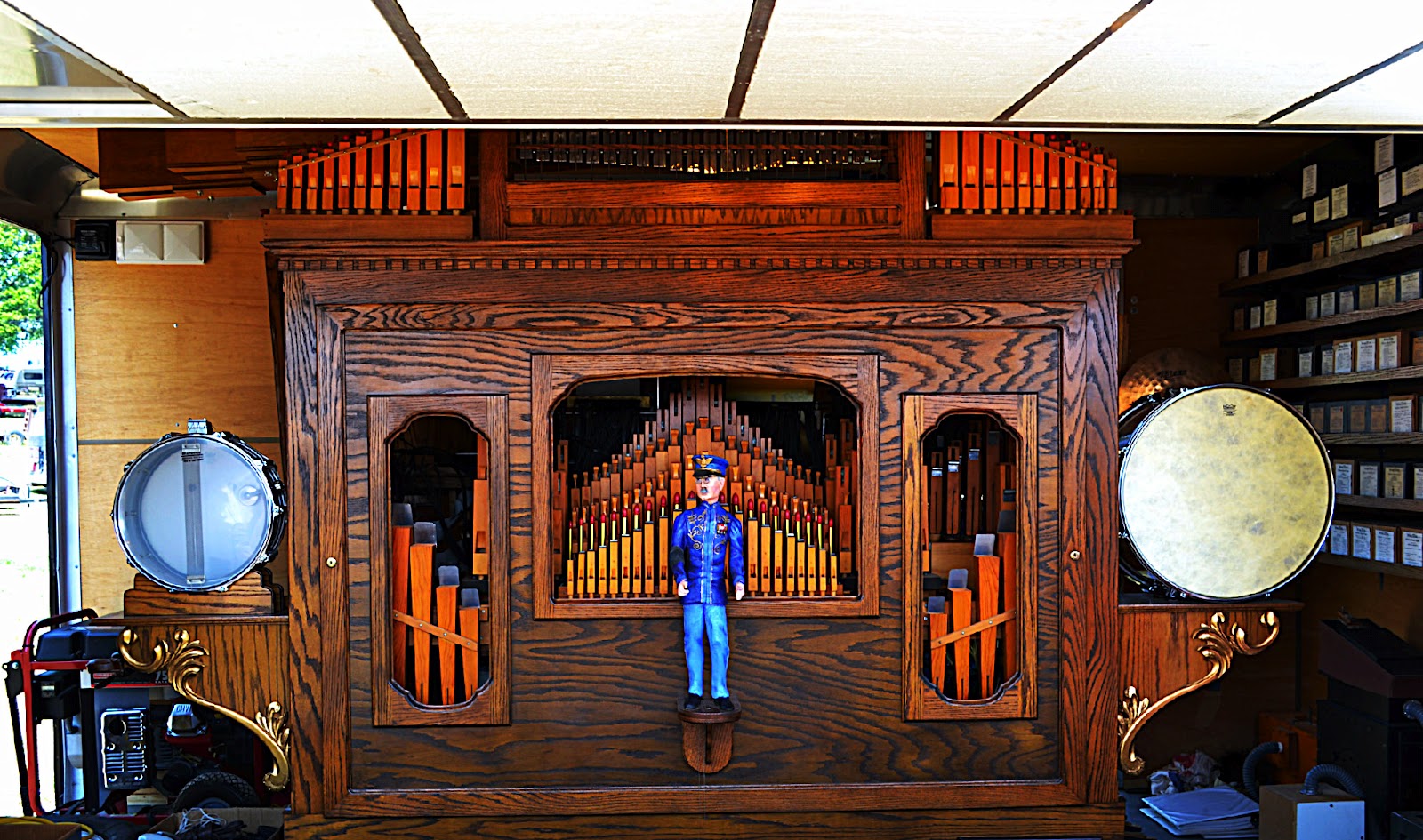 Hip Suburban White Guy: August 2012