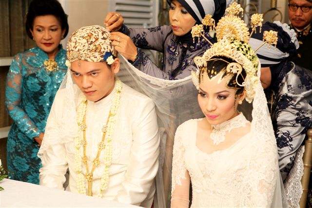 Rias Pengantin Nani Nazeh: pengantin adat jawa (solo putri, jogja paes ...