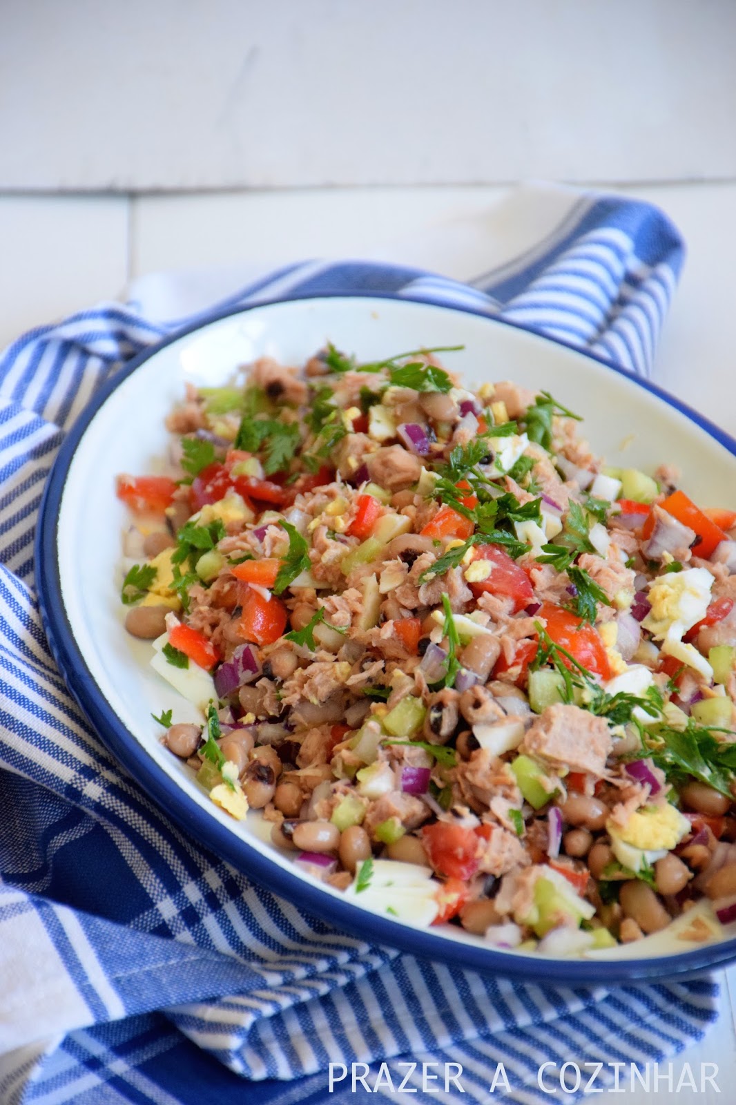 PRAZER A COZINHAR: Salada de atum e feijão frade