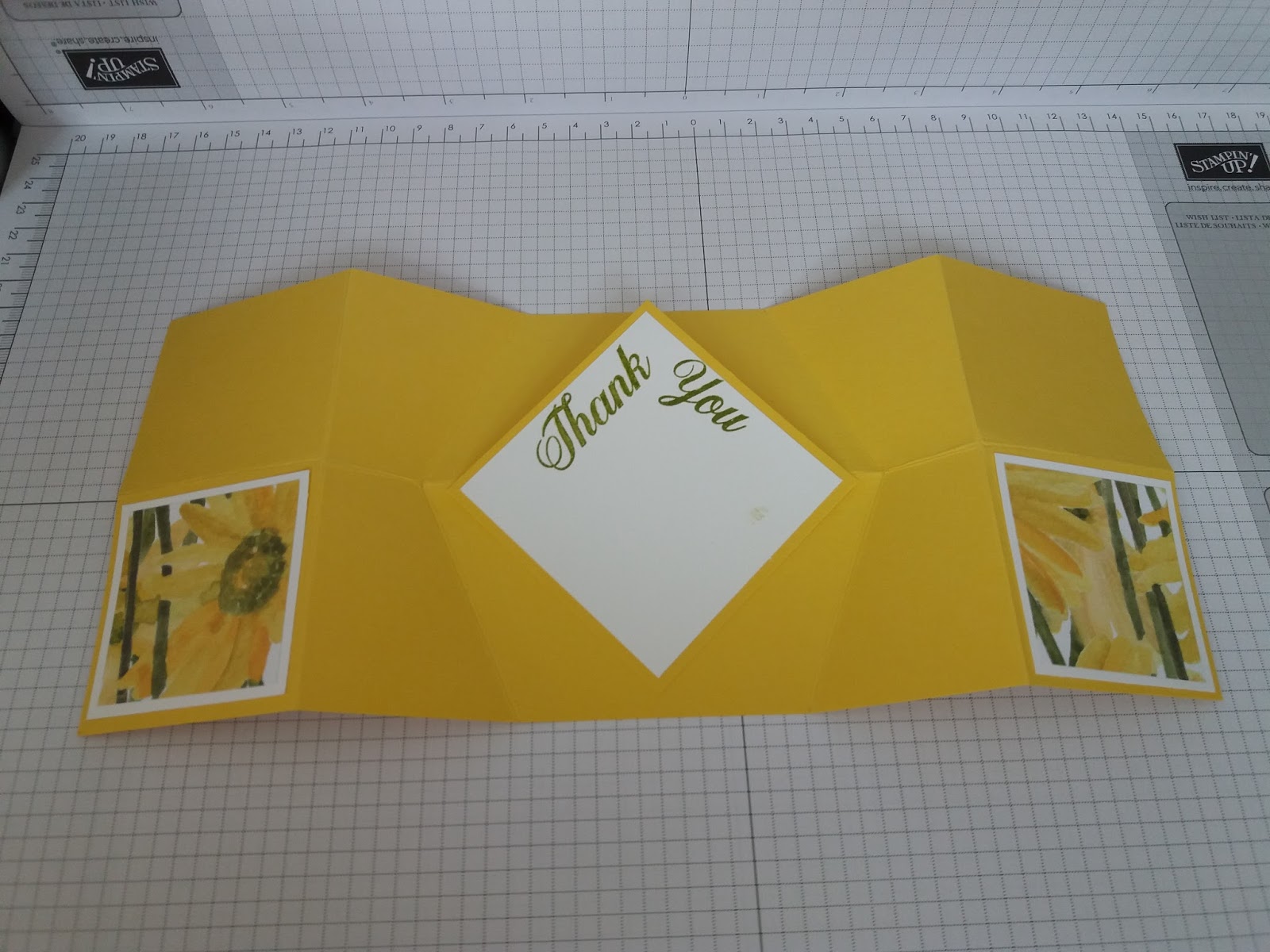 2biggirlscrafting: Quick double diamond fold tutorial....