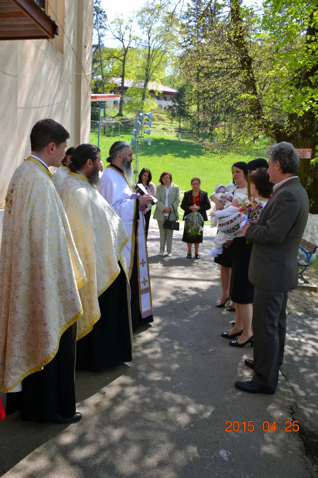 Botezul pruncilor David-Ciprian si Stefan-Ioan, Manastirea Nicula – Dar!