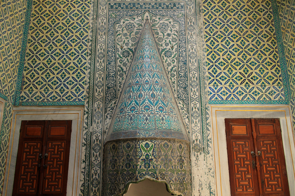 ink + adventure: the textures + patterns of Topkapi Palace