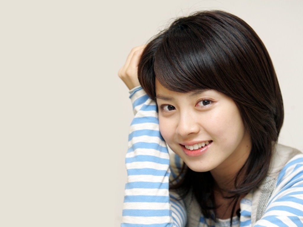 Celebrities in the world: Song Ji Hyo