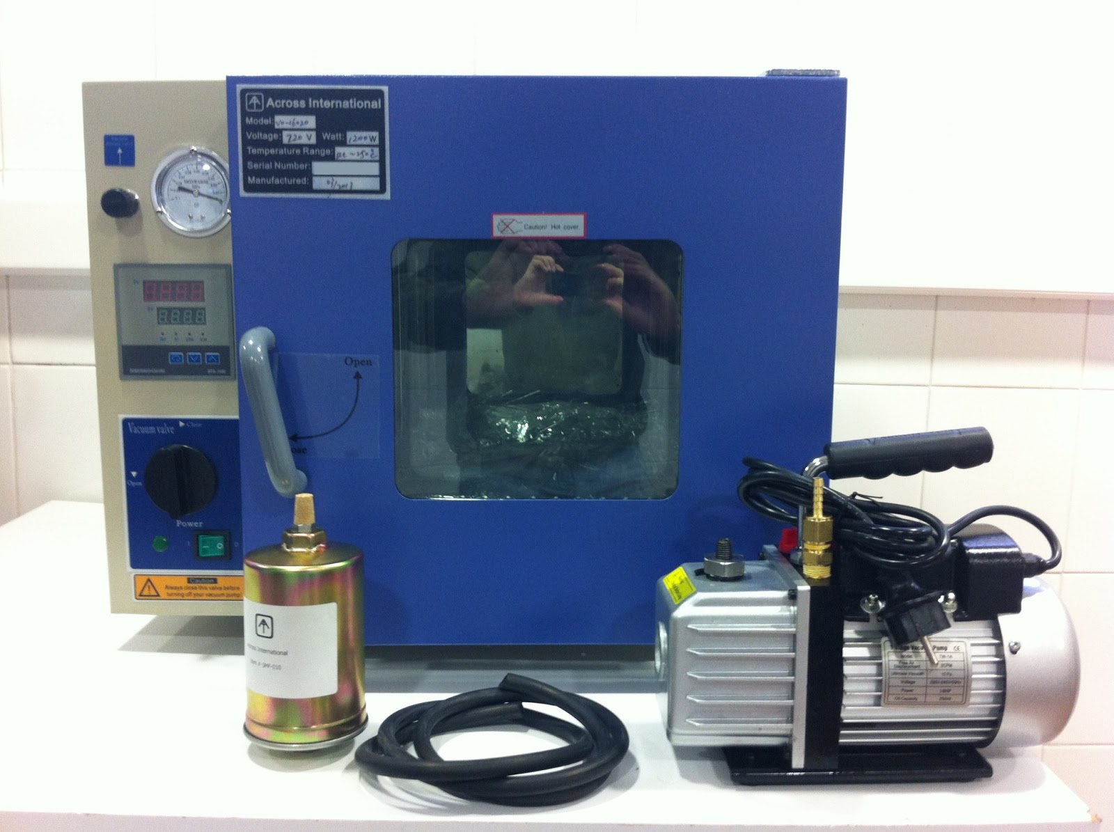 Vacuum Drying Oven / Vacuum Pump / VO-16020