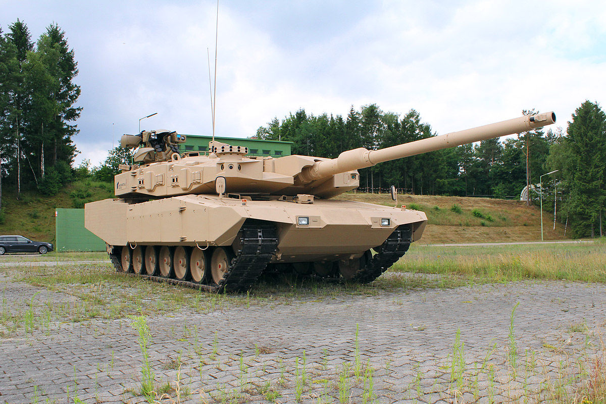 PHOTOS: INSIDE LEOPARD REVOLUTION - GERMANY’S MOST MODERN TANK ...