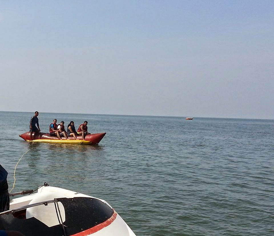 Tales to tell....: Water sports at Mobor Beach, Cavelossim