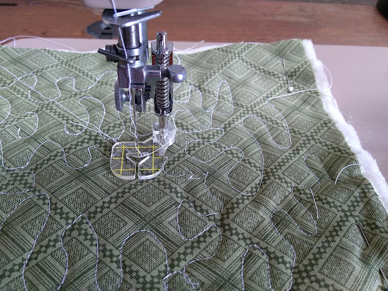 The Design Loft: Free motion quilting on a Singer 503a Rocketeer
