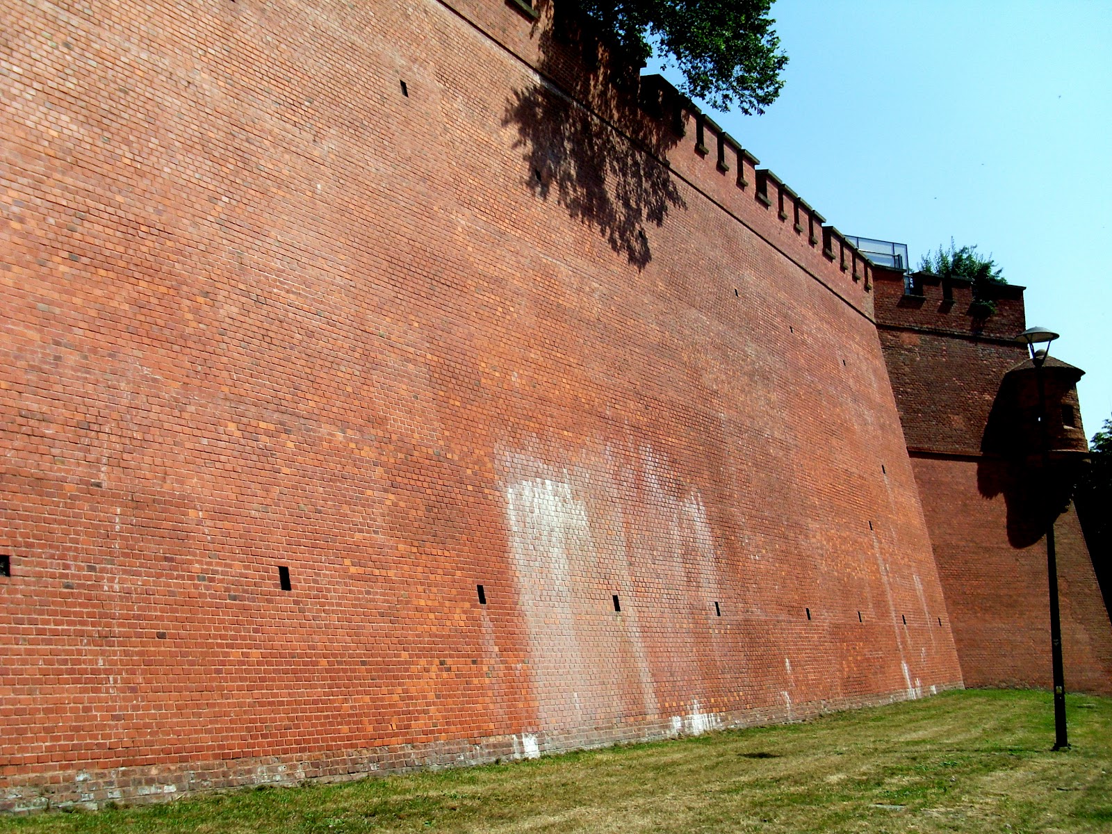 Kameň a tehla - obklady, dlažby, dekorácie
