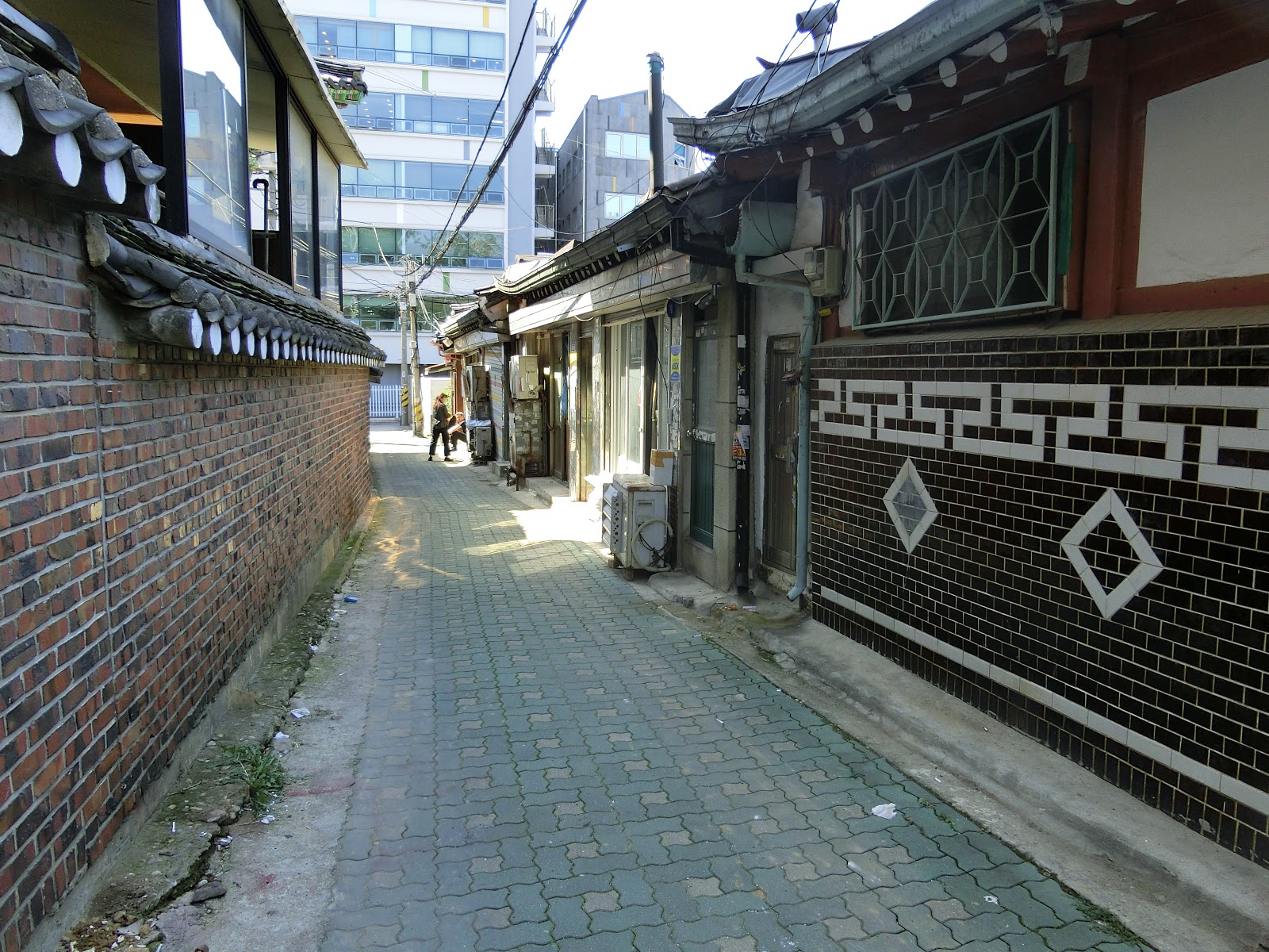 Nau speak: Korea: Mahabodhi Temple in Jogno District en route to Gwangjang
