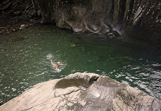WARREN FALLS - WANDER VERMONT