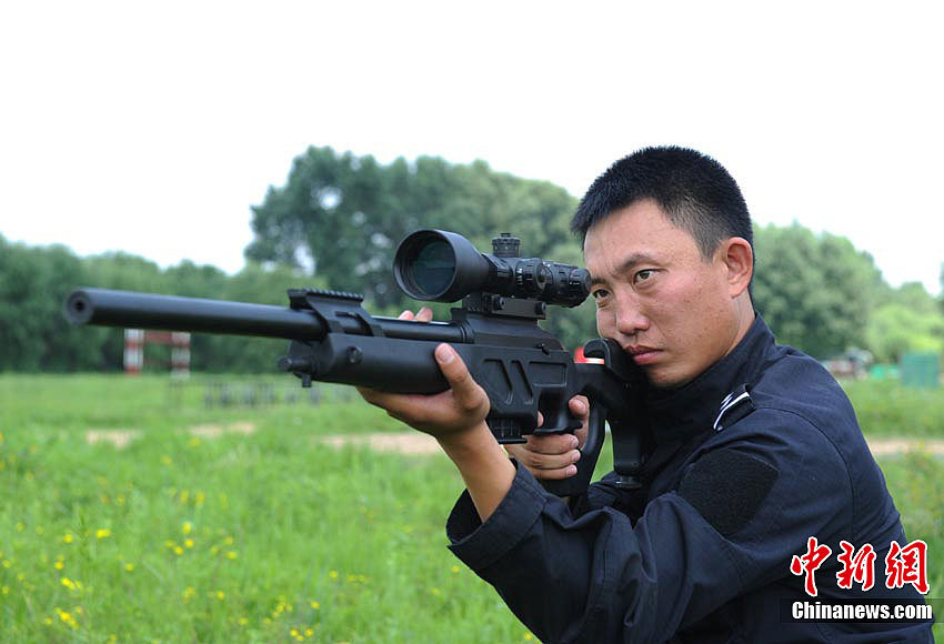Chinese new sniper rifle valued at US$80, 000 - China Military Report
