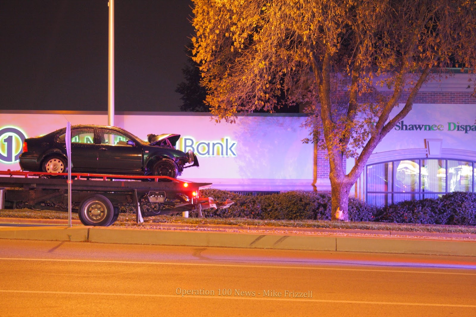 Operation100news: PHOTOS: Two injured in car vs tree crash