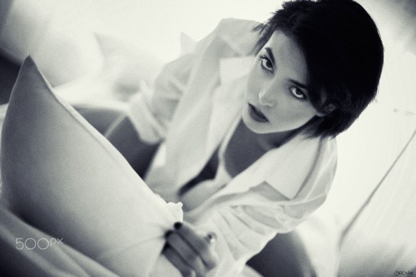 A bela modelo Emma Maggiotti na fotografia fashion de Pablo Cañas - [Estou sem criatividade para ...