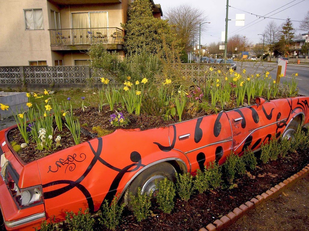How to Recycle: Abandoned Cars Gardening