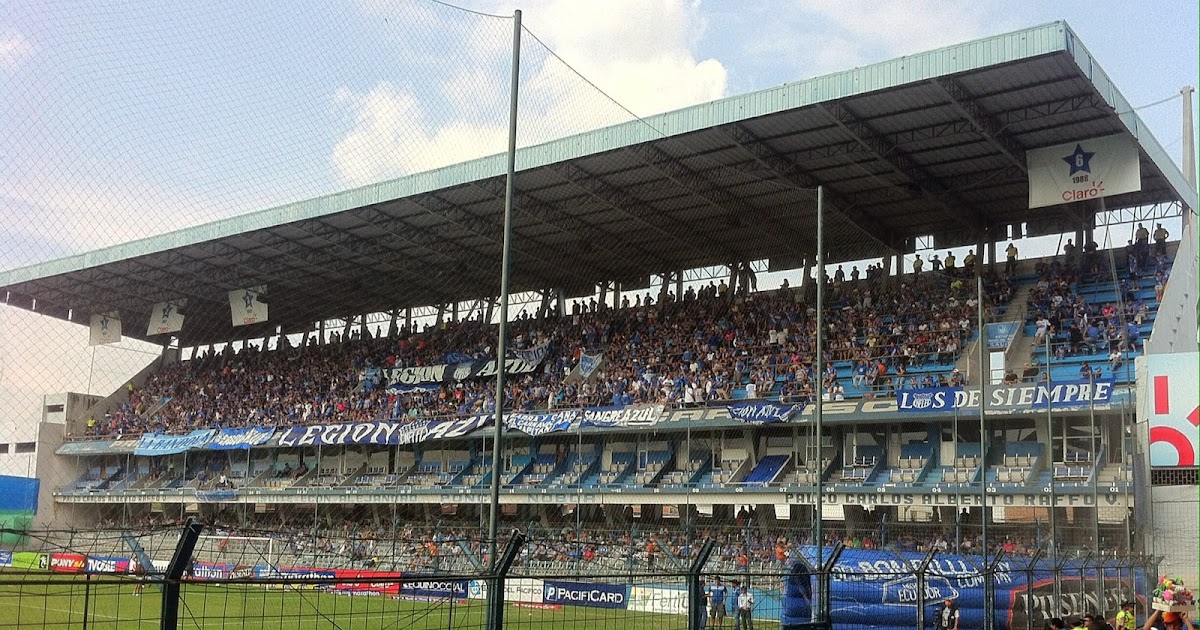 Planos visuales.: Antes y después del Estadio George Capwell.