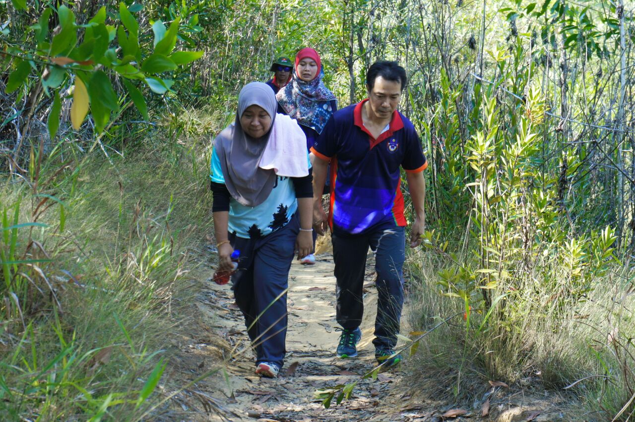 Pusat Tingkatan Enam Tutong (PTET): PTET conquered Bukit Ambok (29.7.2017)