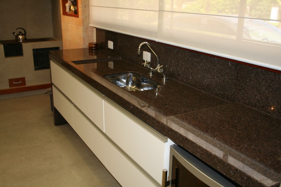 Drika Realizando Sonho: Duvida.. Granito cafe imperial x granito marrom ...