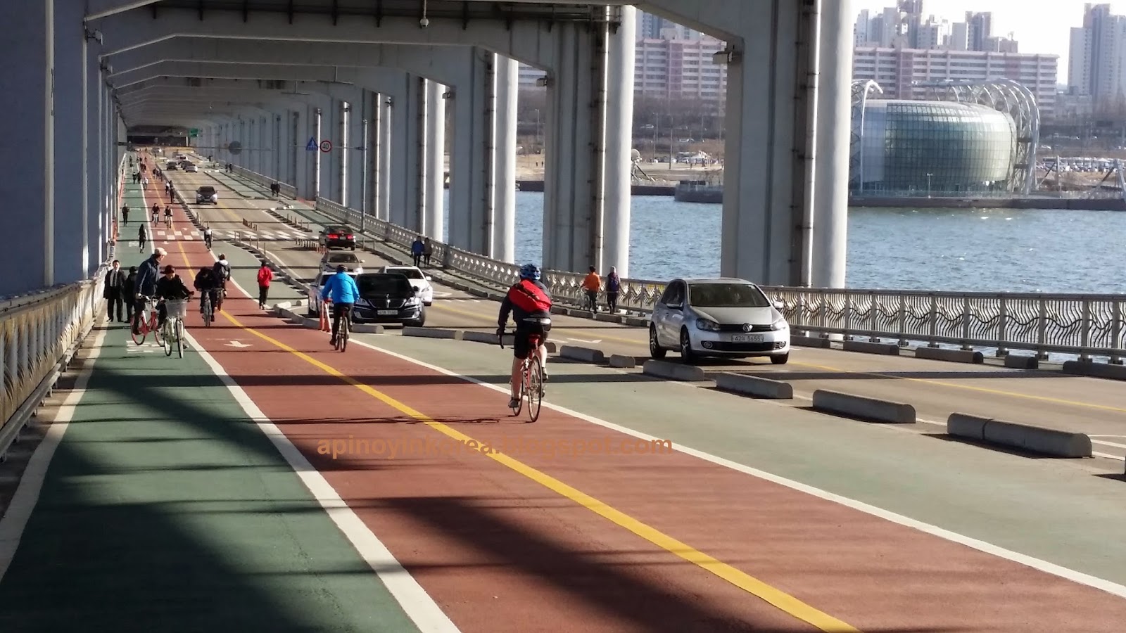 A Pinoy in Korea: The Jamsu Bridge And The Floating Island!