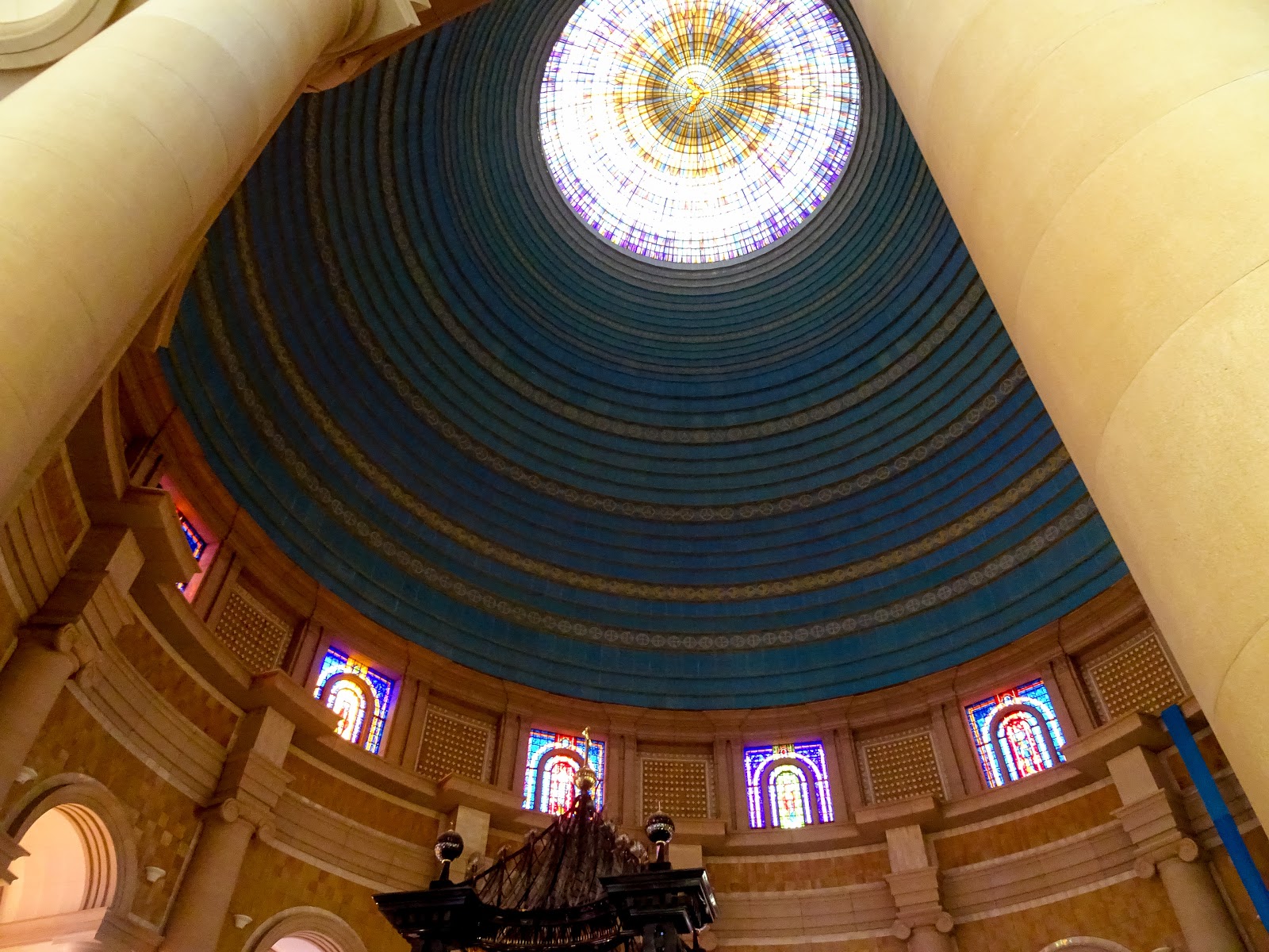 Ivory Coast - Visit the world's largest church - Sven's Travel Venues