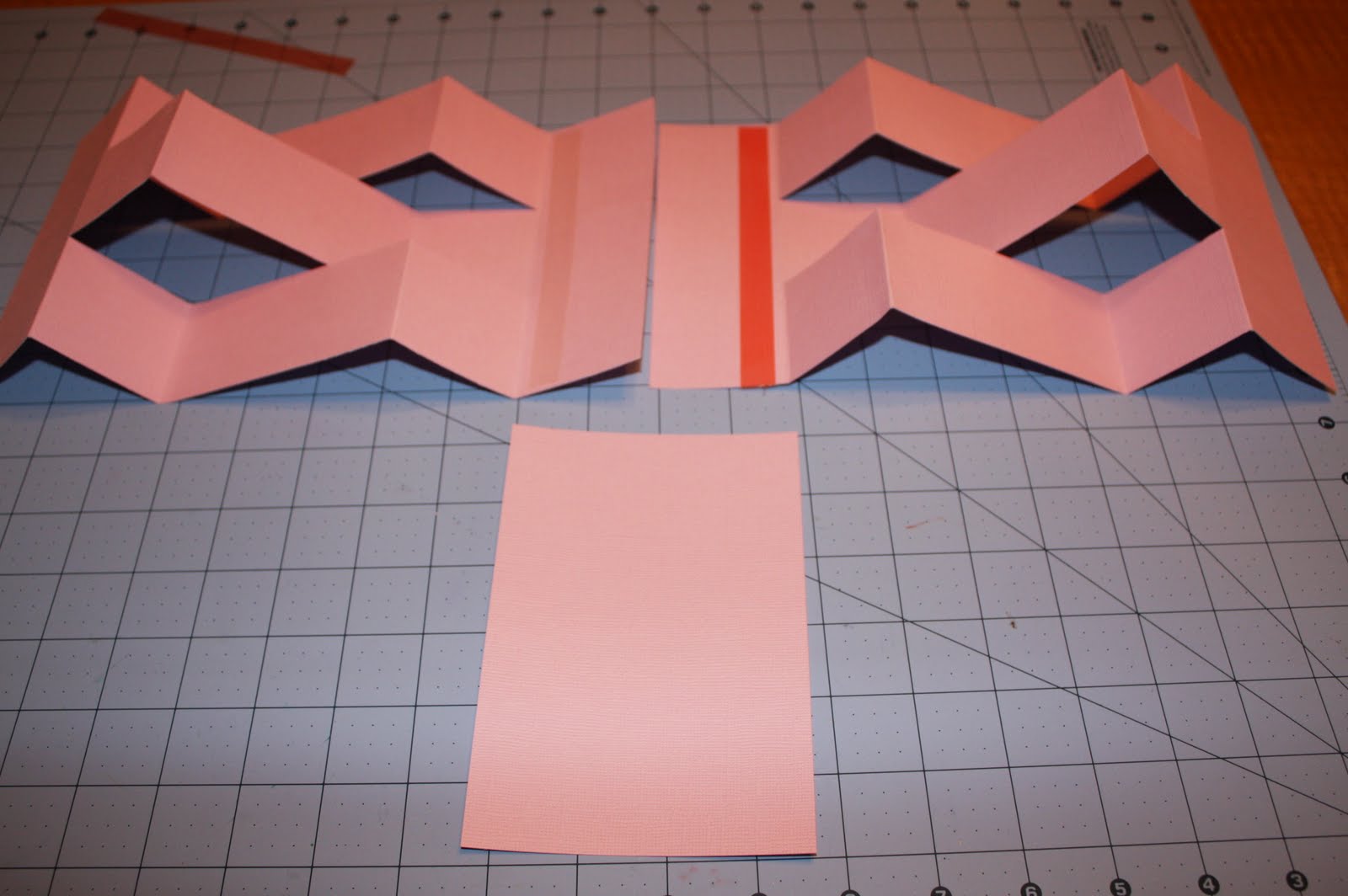 The Scrapbooking Queen: Double Tri~Fold Shutter Mini Album Tutorial