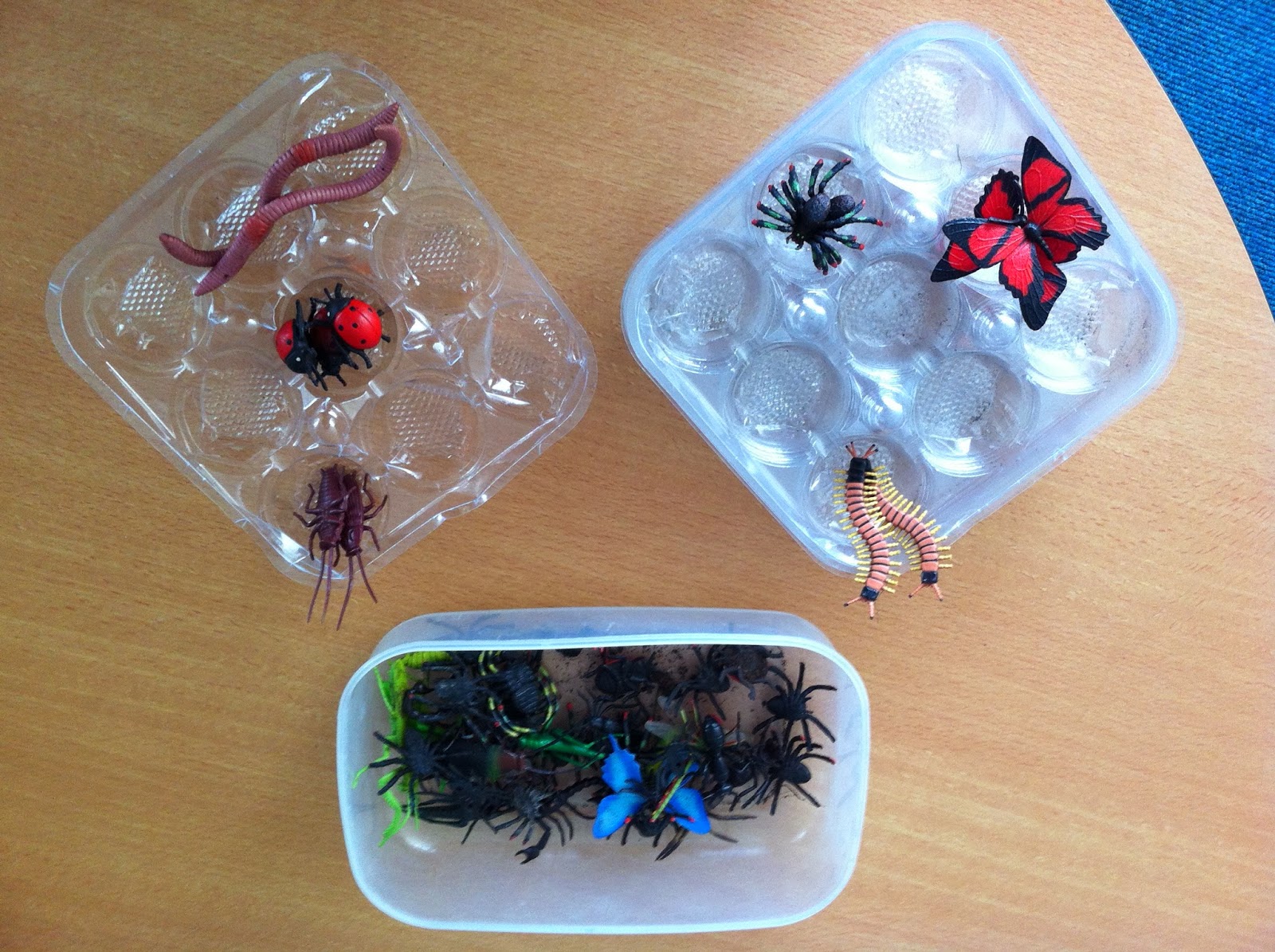 Early language skills through play.......: Mini Beast sorting