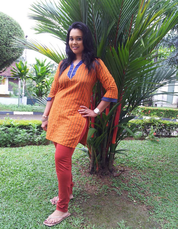 Taste of The Music: Actress Gayathri Dias in Sri Lanka