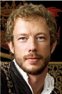 Fate and Faith: Sunday Sundries--Scruffy Eye Candy Edition