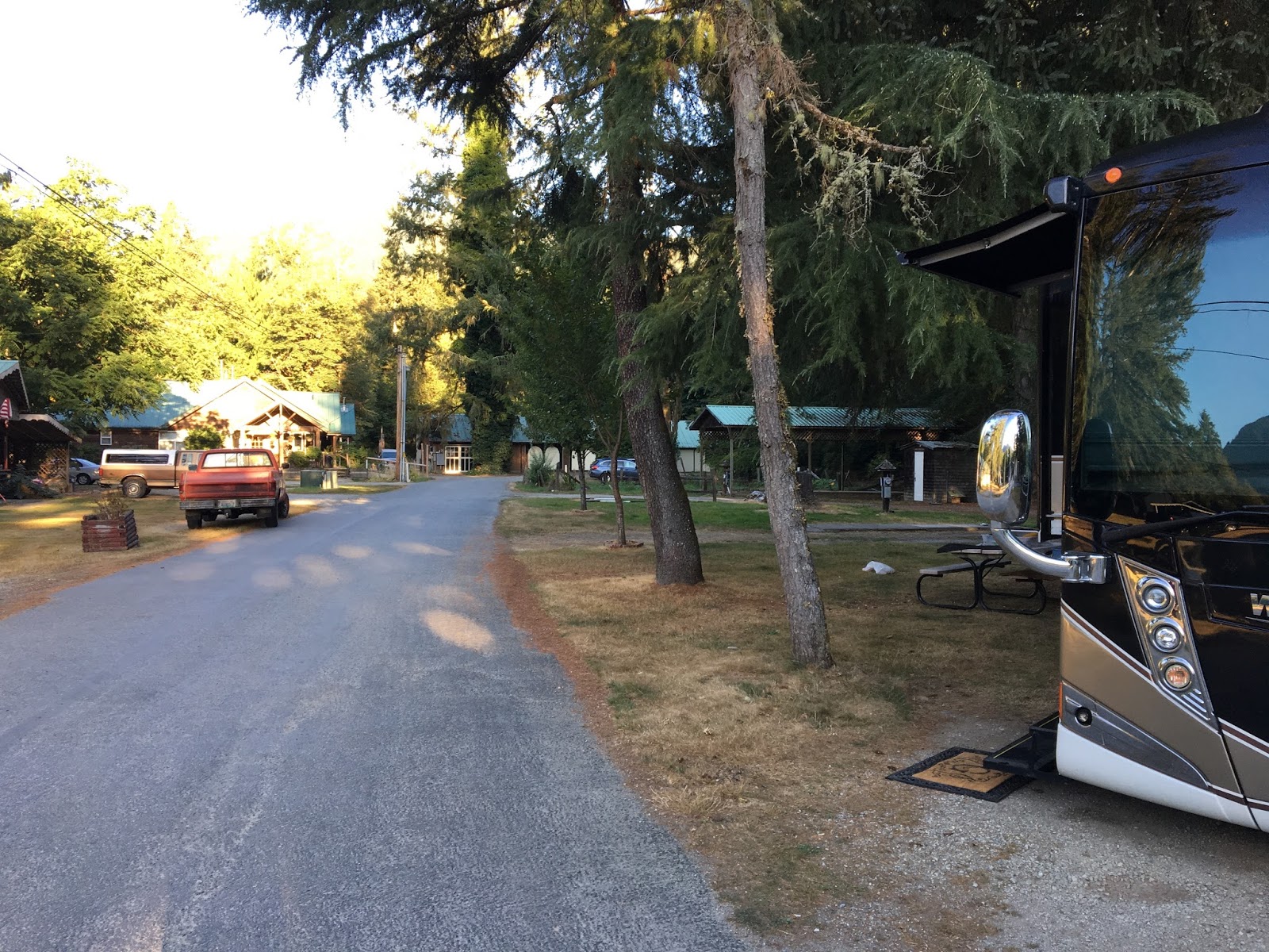 The Gilliam's Island: Glacier Peak Resort/Skagit River RV