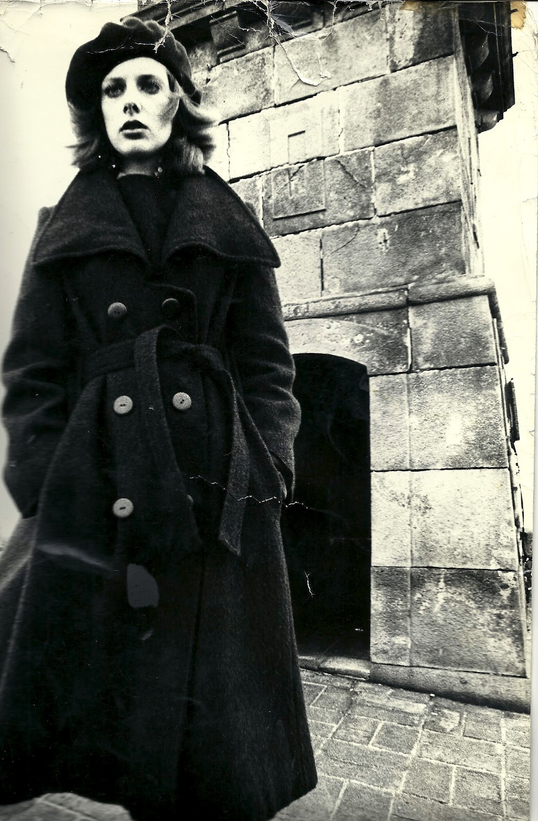 Ellen Takes it Easy!: Modeling Pics Continued