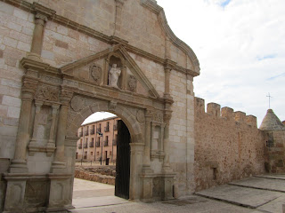 Ten perdu jhamai se rocobro: Pax intrantibus, Salus exeuntibus ...