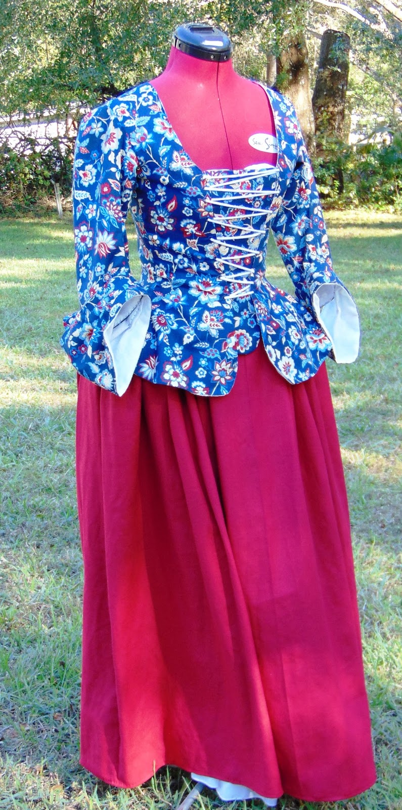 The Antique Sewist: 1750s Casaquin Jacket - Blue Floral Cotton