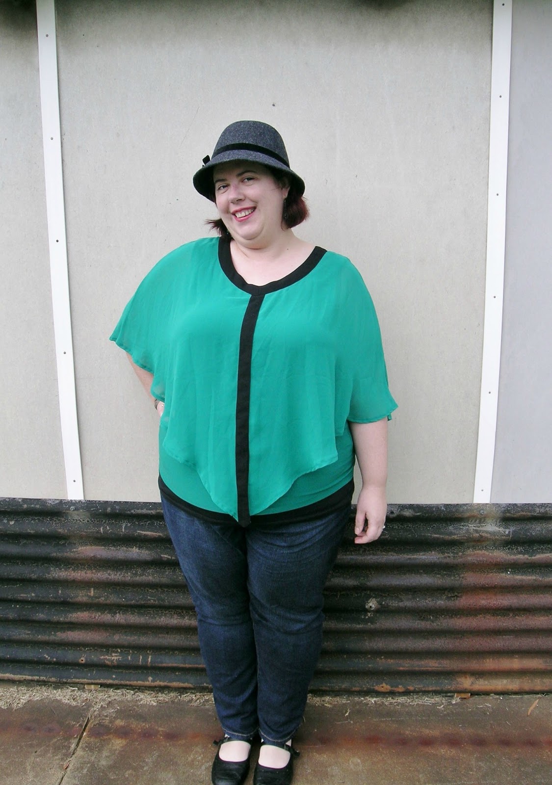 Colourful Curves: Aussie Curves- Oversized