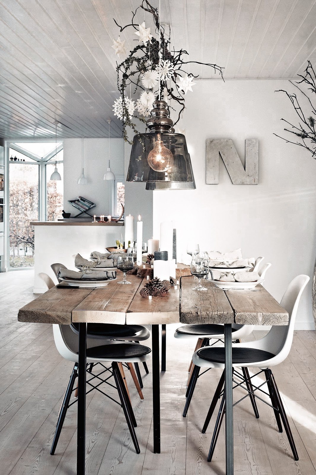 A Danish house decorated in naturally Nordic holiday style.