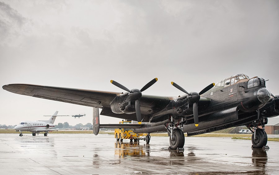 A geek and his camera: 'Thumper and Vera', the only two airworthy ...