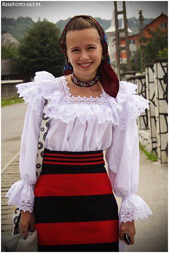 Maramures plai cu flori: Port maramuresan II