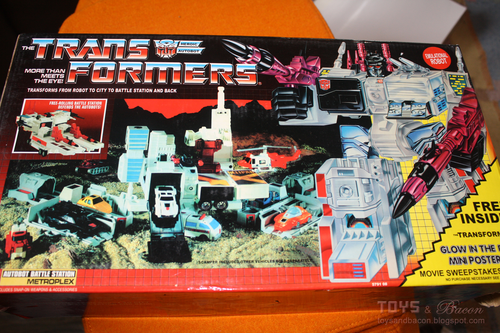 Toys and Bacon: Figure Friday: Bootleg Metrotitan / Metroplex